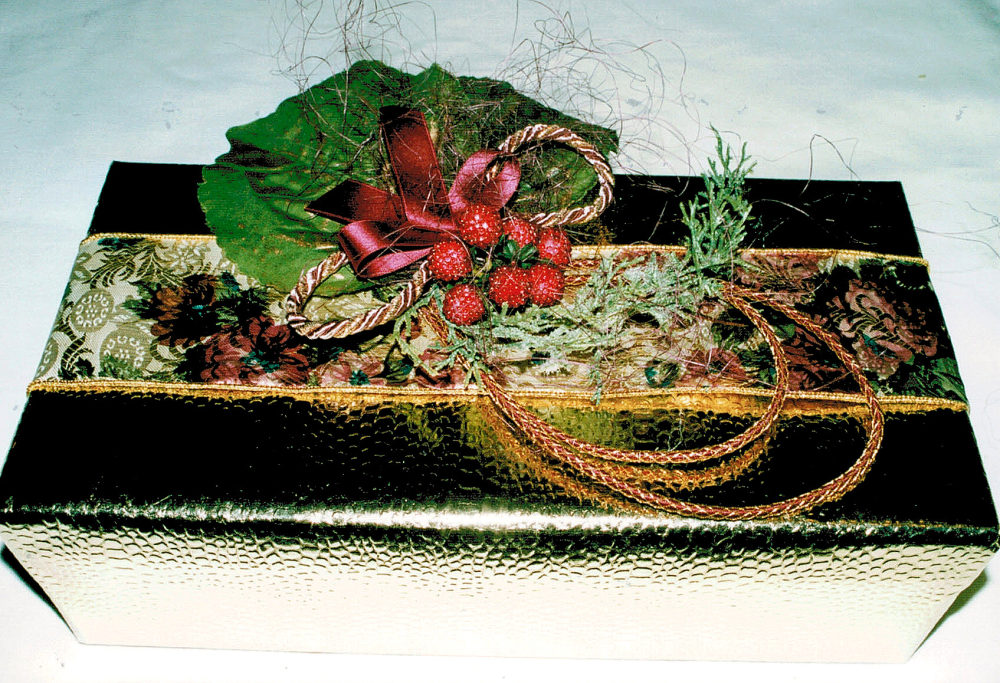 baroque ribbon & small berry arrangement with diff. loops - La ...